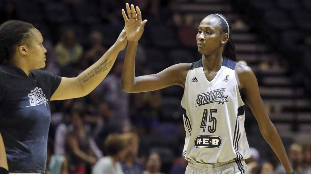 WNBA: Astou Ndour se desmelena con 20 puntos y tres triples - AS.com