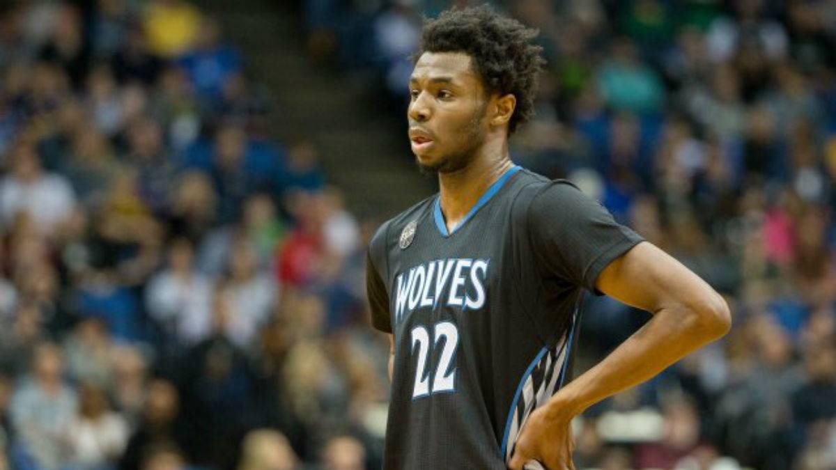 ¡Canasta ganadora de Wiggins! Ricky, 14+10, guió a los Wolves - AS.com