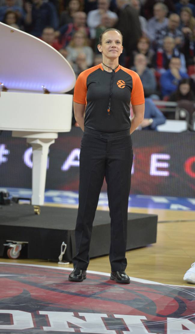 Anne Panther, la primera árbitra en la Final Four de la Euroliga - AS.com