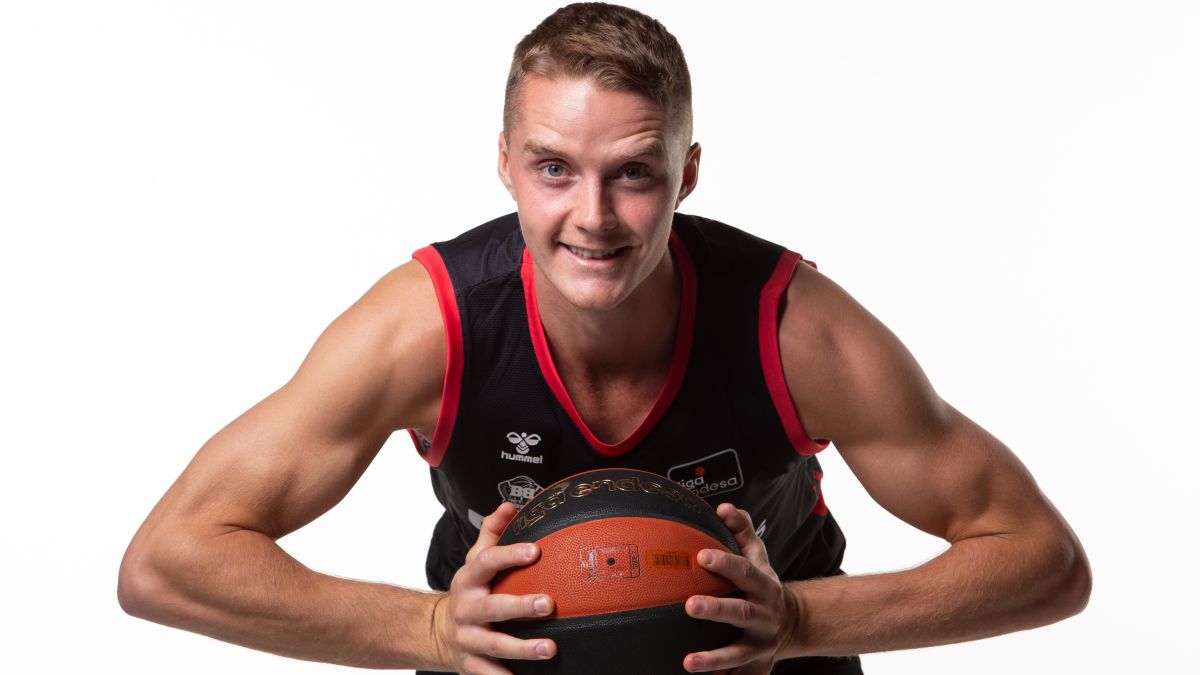 Hakanson da positivo en el Bilbao Basket y queda confinado - AS.com