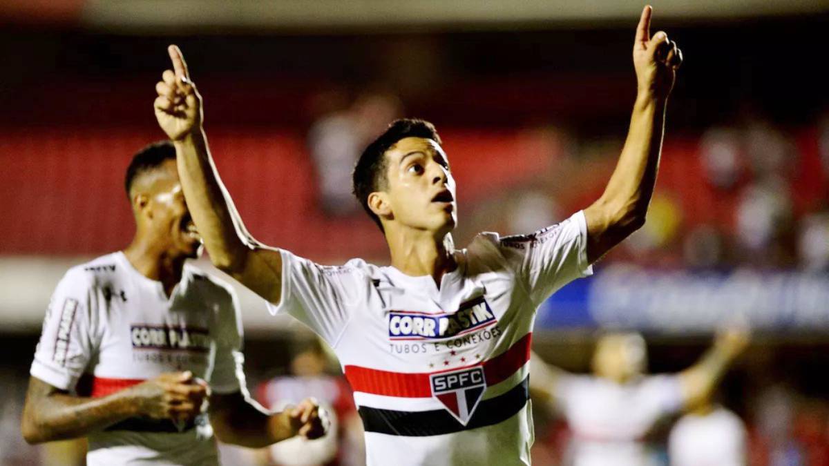 Él es Thomaz Santos, el "10" que está en la lista de Hoyos - AS Chile