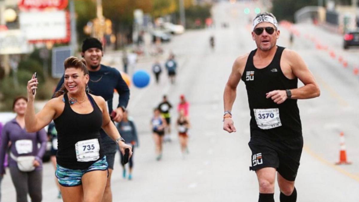 Lance Armstrong corrió la maratón de Austin e hizo 3:02 - AS.com