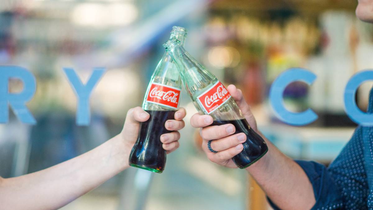 Coca-Cola medita crear bebidas con un compuesto del cannabis - AS.com