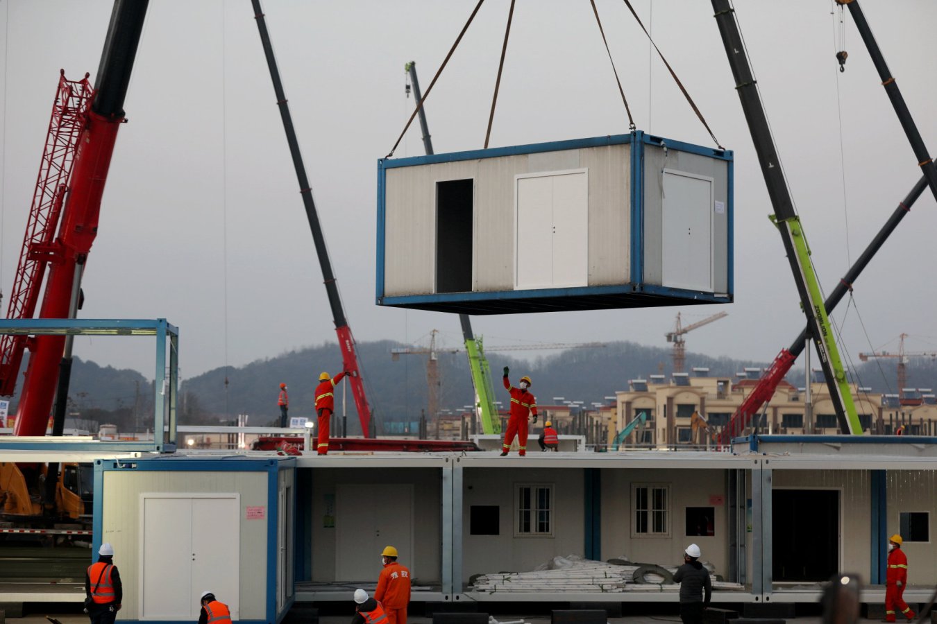 Coronavirus: así se construye un hospital 'made in China' en 10 días ...