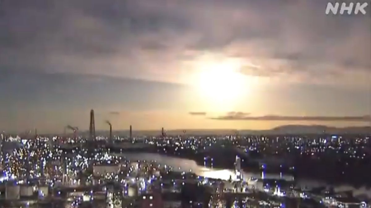 Captan en directo la explosión de un meteorito en el cielo de Japón ...