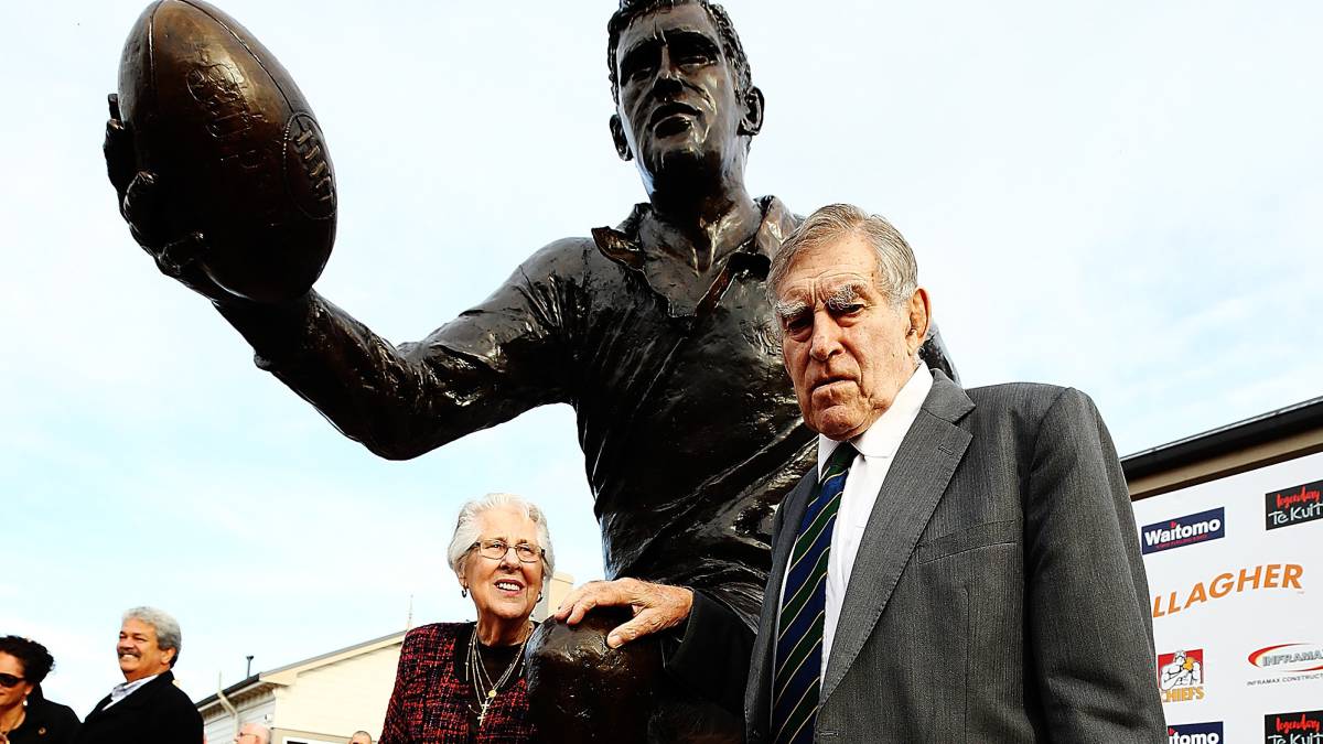 Tributes flood in for All Blacks great Sir Colin Meads - AS.com