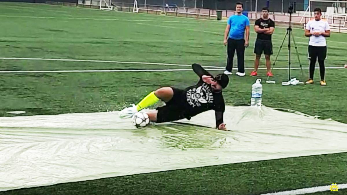 Reto de fútbol: así se hacen los remates más resbaladizos - AS.com