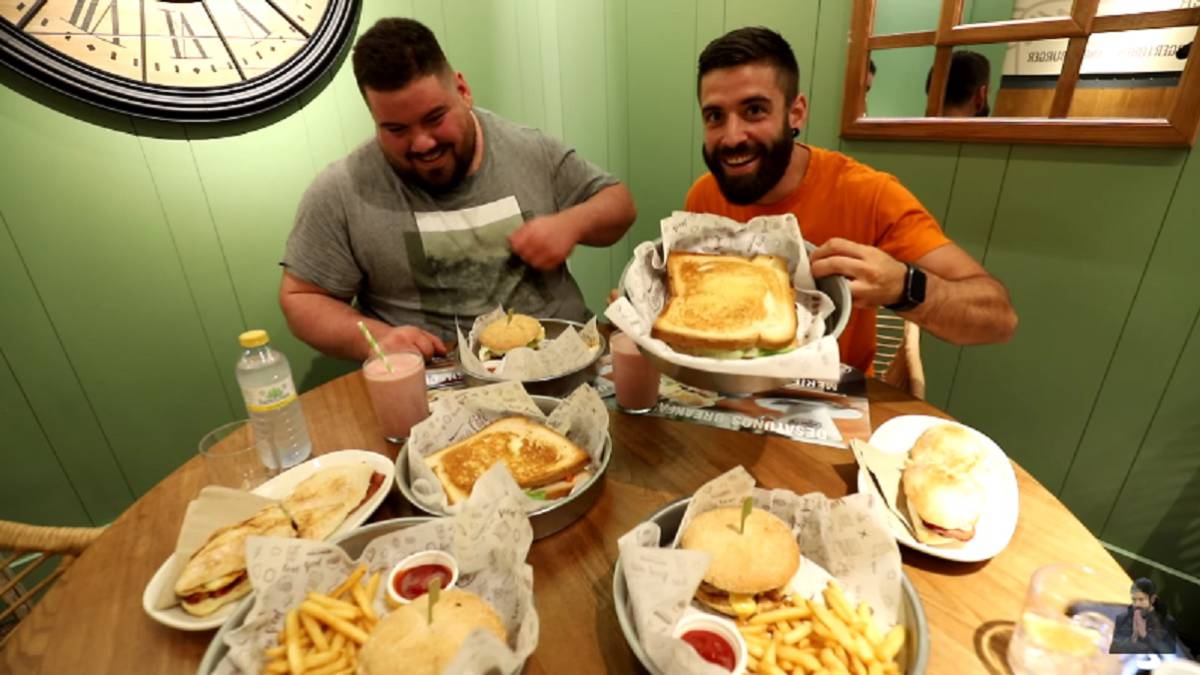 El reto de comida que revoluciona Youtube: más de 10 platos en 40 ...