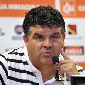 ¿Cuánto mide Onésimo Sánchez?