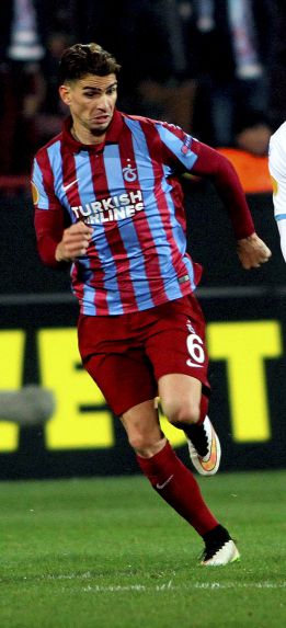 Carl Medjani está a un paso de ser granota - AS.com