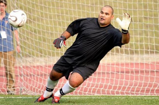 Las redes alucinan con el cambio de imagen de Chilavert - AS.com