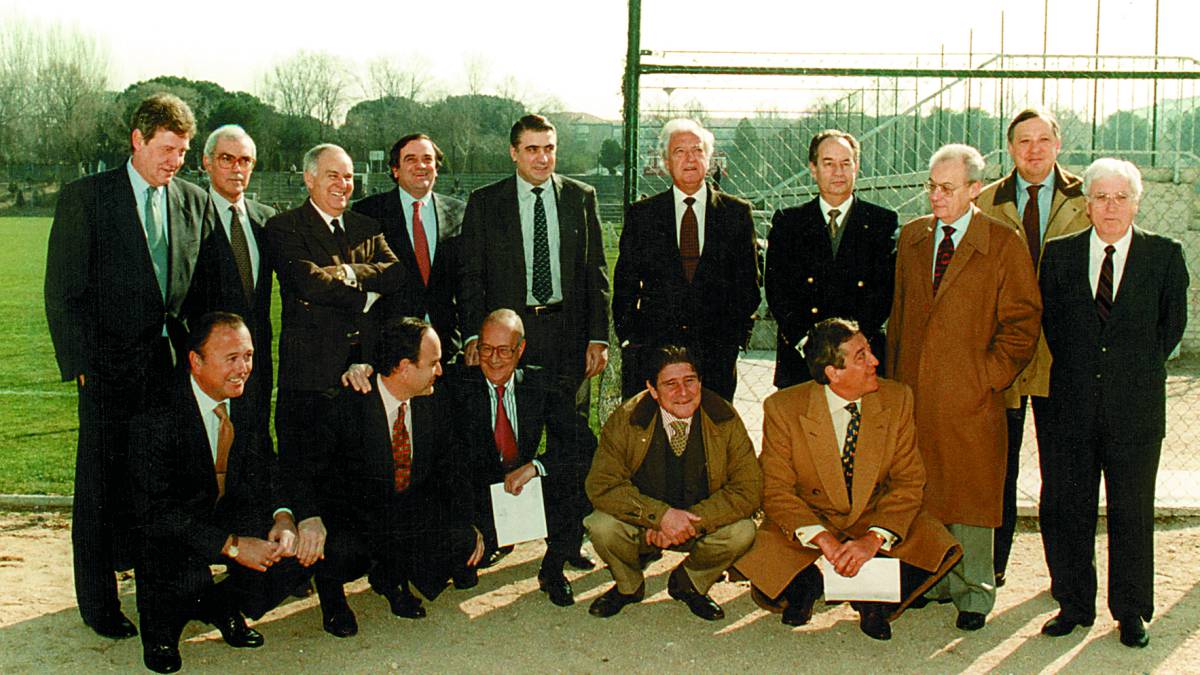 Real Madrid | Ramón Mendoza se marcha ahogado por la economía - AS.com