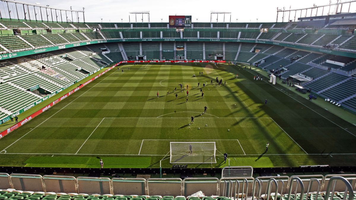 ELCHE CF | El Elche pone a la venta 3.000 entradas para el Festa d’Elx ...