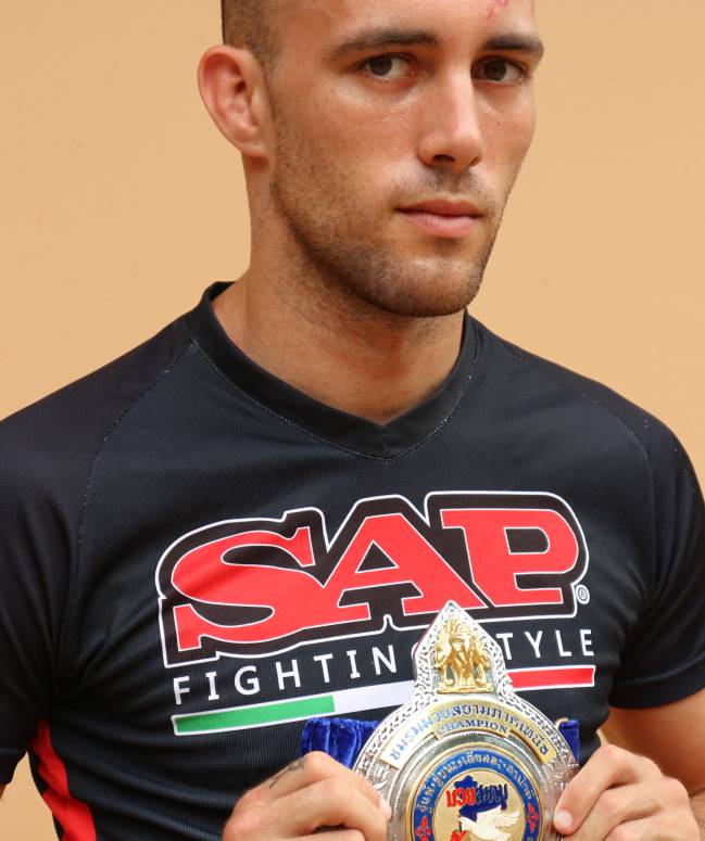 Muay Thai: Carlos Coello: una promesa en forma de cinturón mundial - AS.com