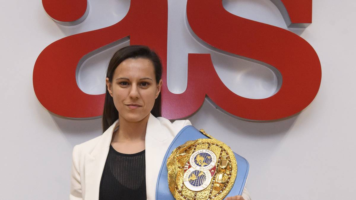 Joana Pastrana, tricampeona del mundo, visitó la redacción de As - AS.com