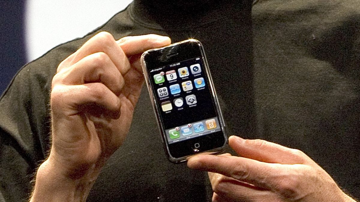 Subastan un iPhone 1 de 2007 precintado e inmaculado por 40.000 euros ...