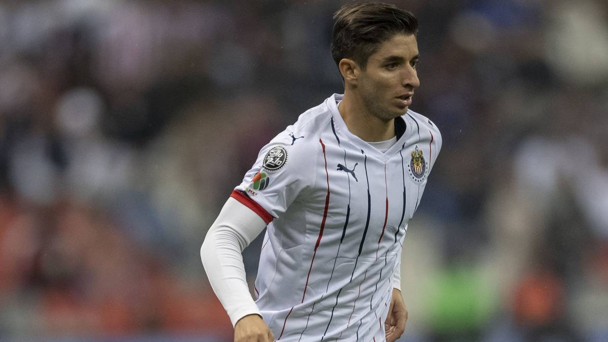 Isaác Brizuela celebra la solidez defensiva de Chivas - AS México