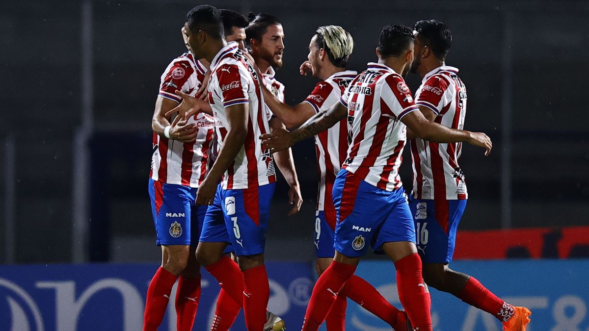 El 11 inicial de las Chivas para enfrentar a Monterrey - AS México