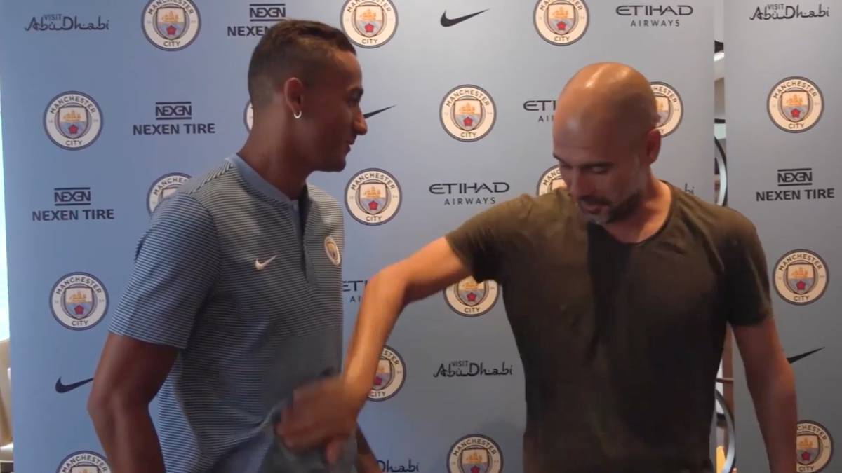 Vídeo: La curiosa bienvenida que brindó Guardiola a Danilo - AS.com